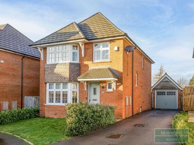 4 Bedroom House Oldham Oldham 98504123