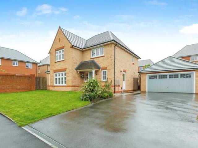 4 Bedroom House Oldham Oldham 98800744