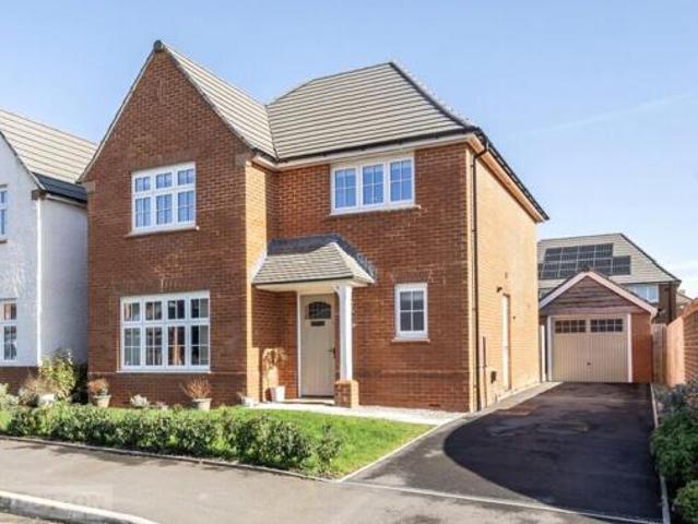 4 Bedroom House Oldham Oldham 100263396