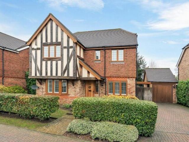 4 Bedroom House Orpington Greater London LS101892313