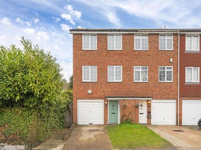 4 Bedroom House Orpington Greater London LS99130450