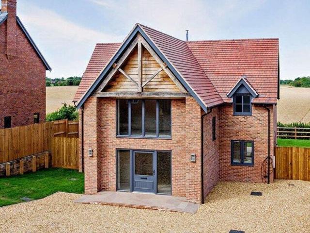 4 Bedroom House Oswestry Oswestry LS98930028
