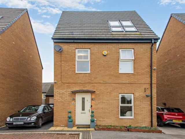4 Bedroom House Ossett Wakefield LS100456266