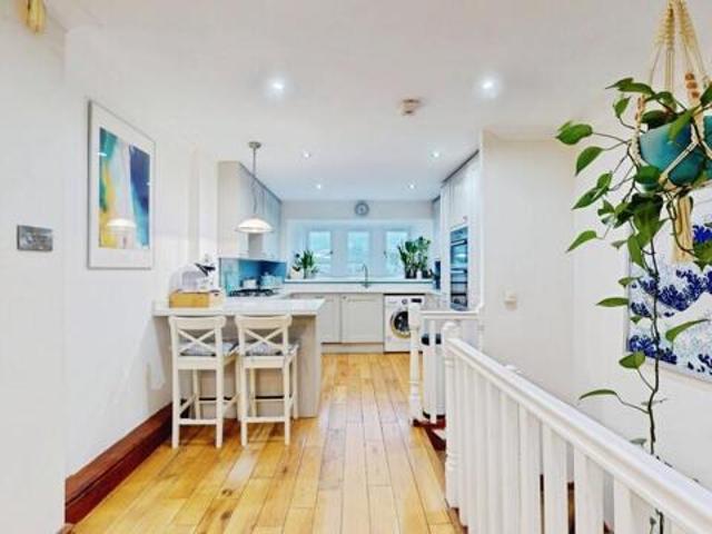 4 Bedroom House Otley Leeds 99608232