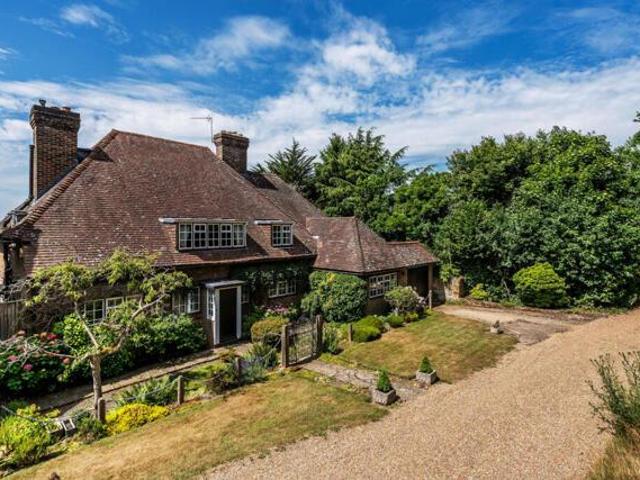 4 Bedroom House Oxted Surrey LS99523917