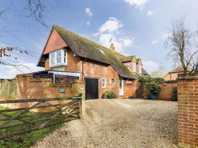 4 Bedroom House Oxfordshire Oxfordshire 99986368