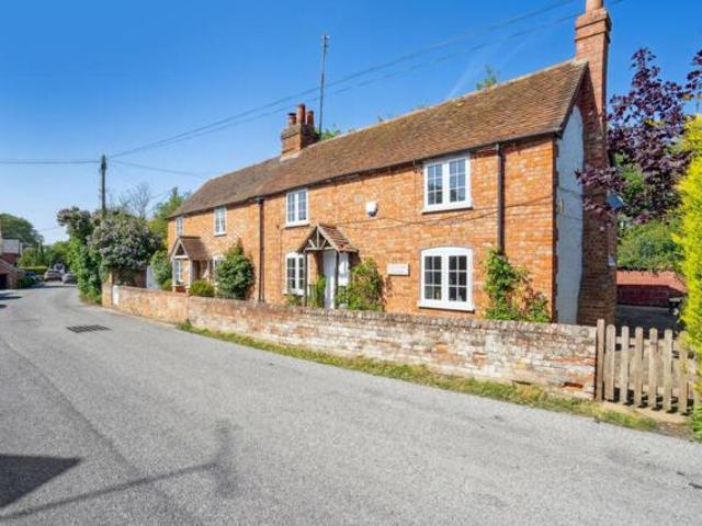 4 Bedroom House Oxfordshire Oxfordshire 99380675