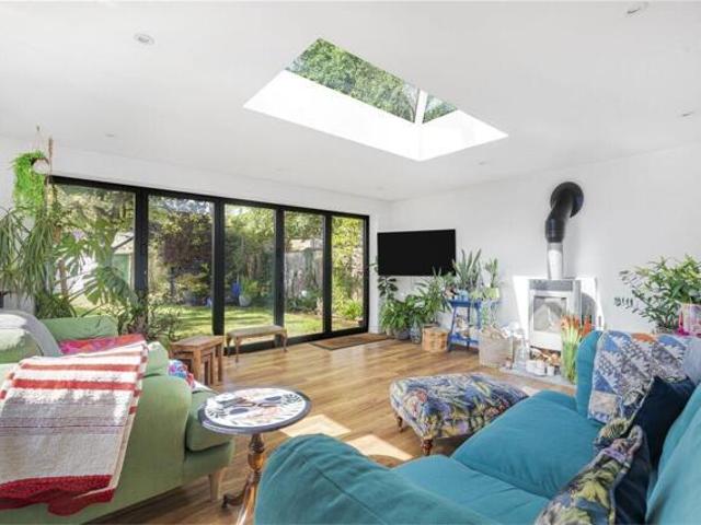 4 Bedroom House Oxfordshire Oxfordshire LS100132337