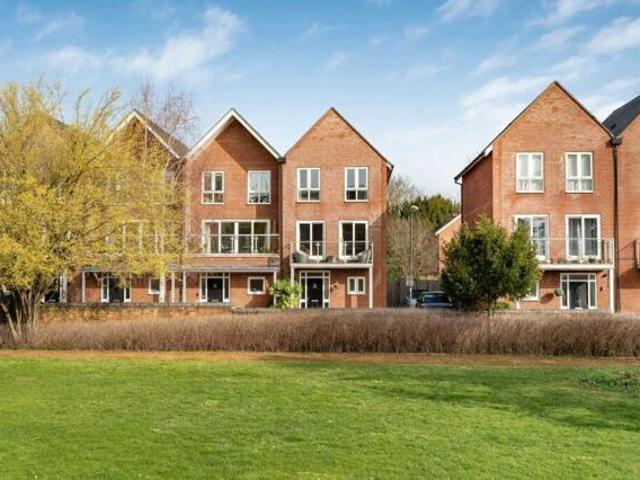 4 Bedroom House Oxfordshire Oxfordshire LS100132362