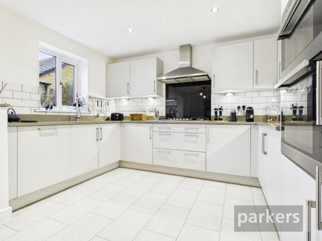 4 Bedroom House Oxfordshire Oxfordshire LS101678546