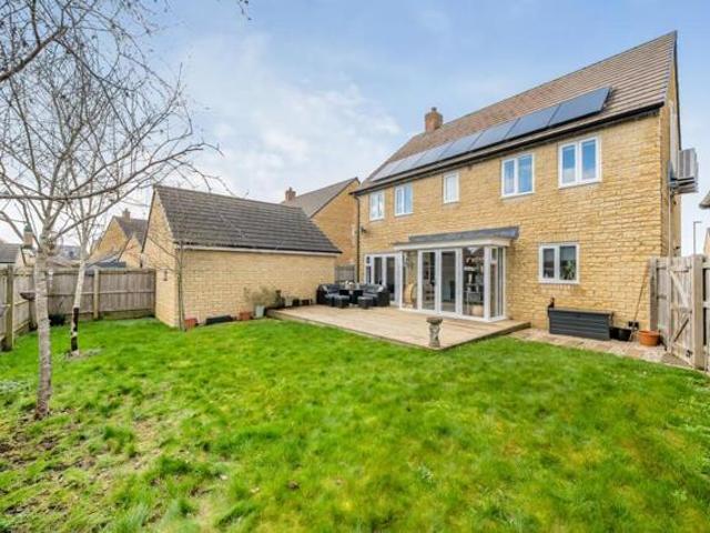 4 Bedroom House Oxfordshire Oxfordshire LS101678317