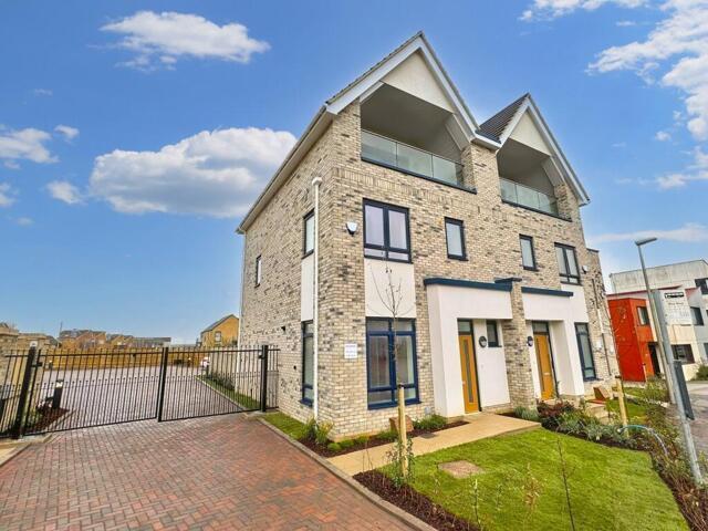 4 Bedroom House Oxley Park Oxley Park 90355367