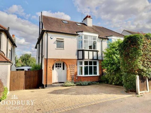 4 Bedroom House Loughton Essex 98119587