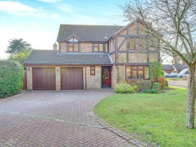4 Bedroom House Locks Heath Hampshire LS100615146