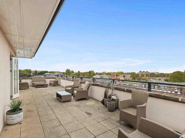4 Bedroom House London England LS95954394