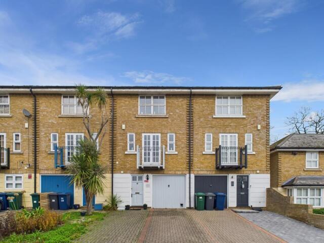 4 Bedroom House London Greater London LS100158537