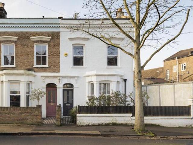 4 Bedroom House London Greater London LS100786629