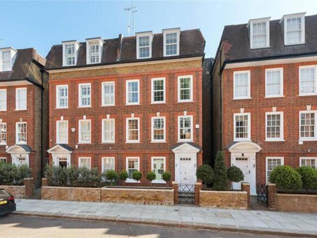 4 Bedroom House London Greater London LS101676323
