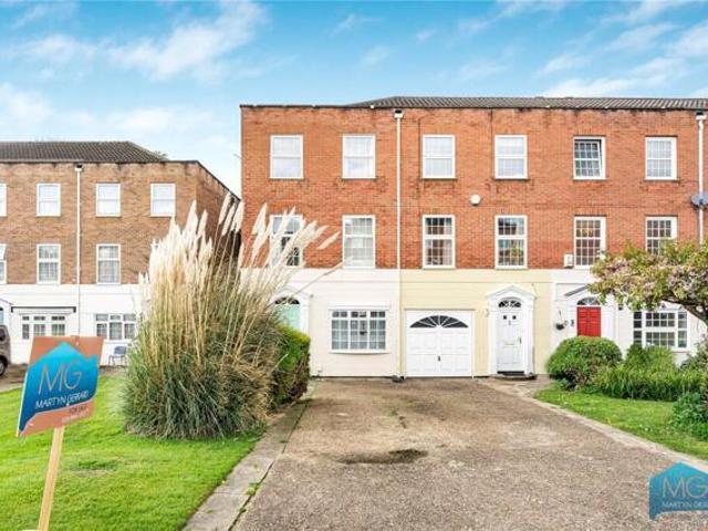 4 Bedroom House London Greater London LS101676527