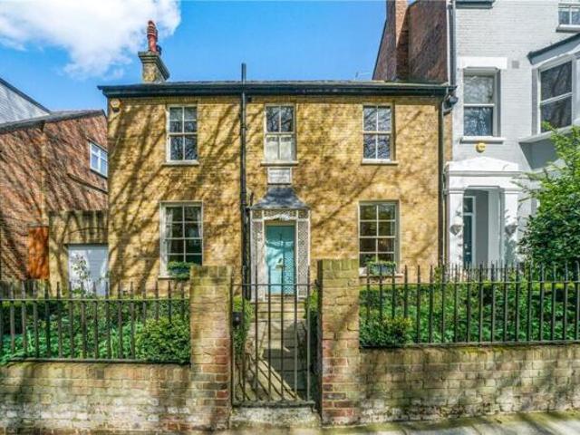 4 Bedroom House London Greater London LS101856052