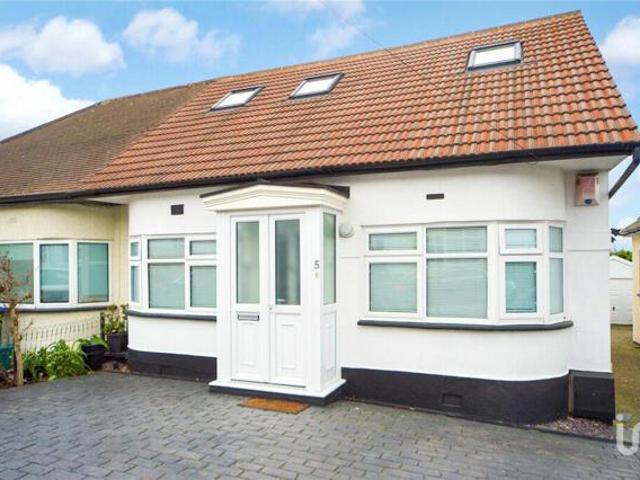 4 Bedroom House London Greater London LS90642928