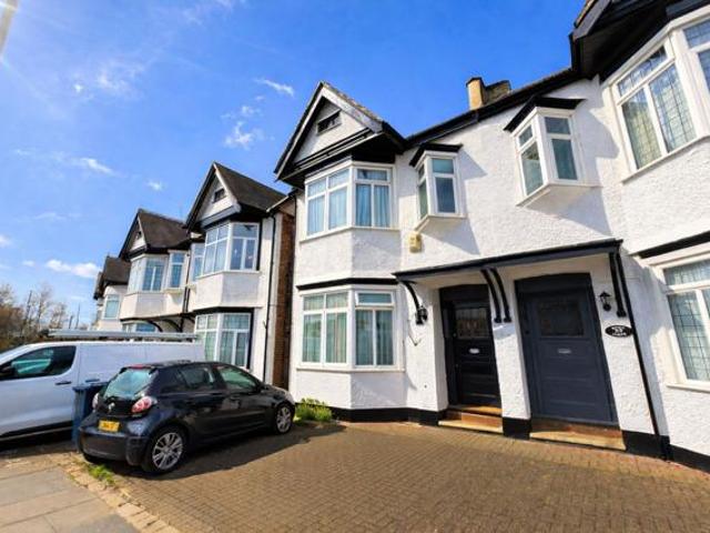 4 Bedroom House London Greater London LS99986518