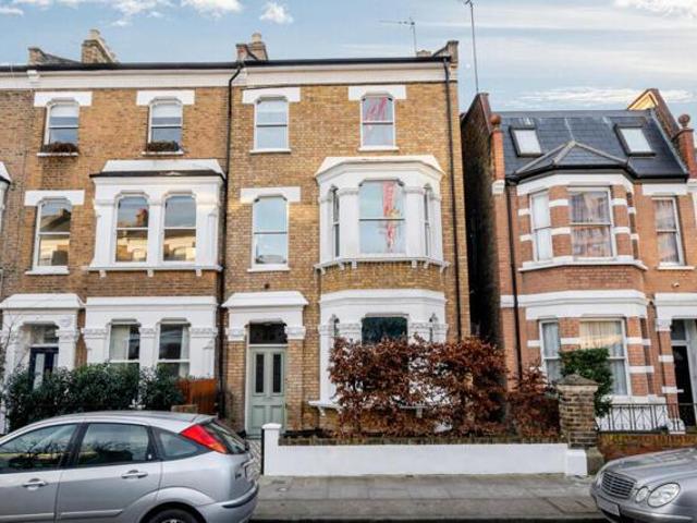 4 Bedroom House London Greater London LS99237184