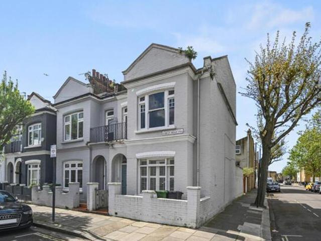 4 Bedroom House London Greater London 100263130