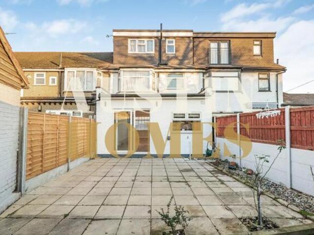4 Bedroom House London Greater London 100316944