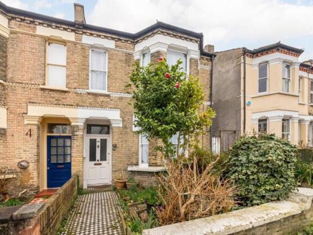4 Bedroom House London Greater London 100917854