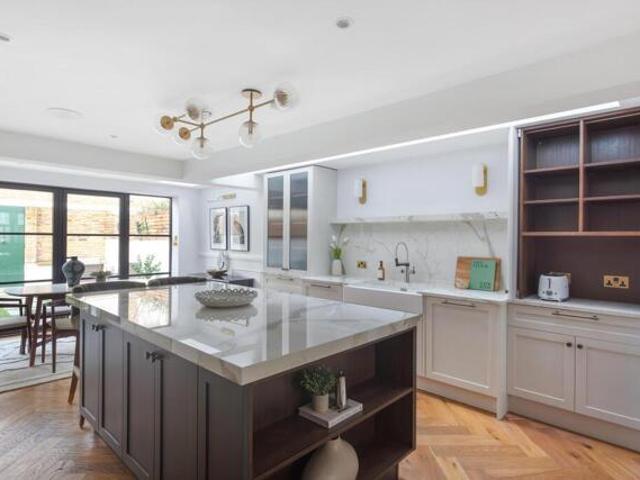 4 Bedroom House London Greater London 101352074
