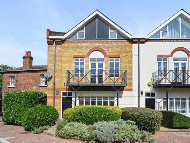 4 Bedroom House London Greater London 98404462