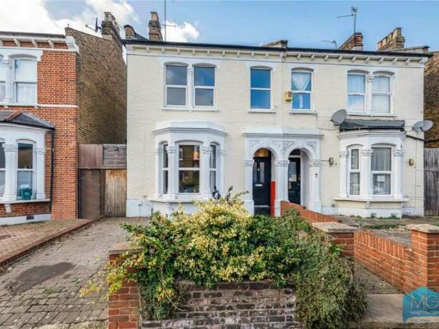 4 Bedroom House London Greater London 98930057