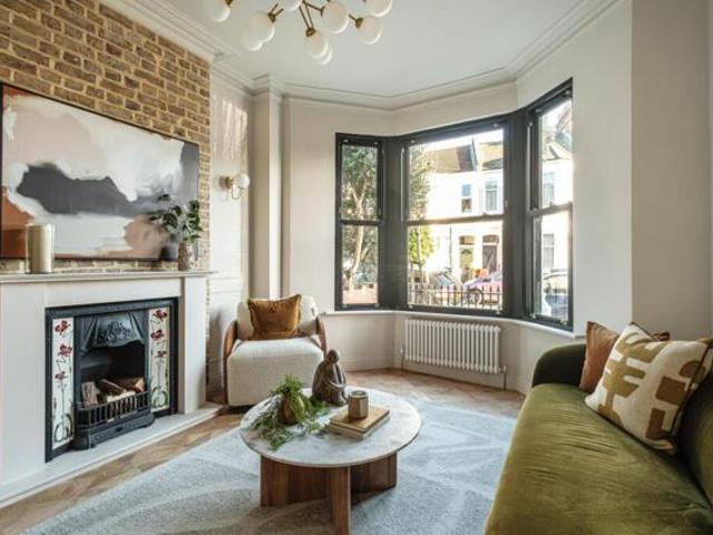 4 Bedroom House London Greater London 99475923