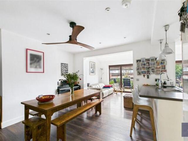 4 Bedroom House London Greater London 99475950