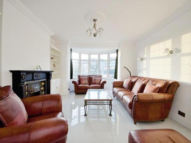 4 Bedroom House London Greater London 99952199