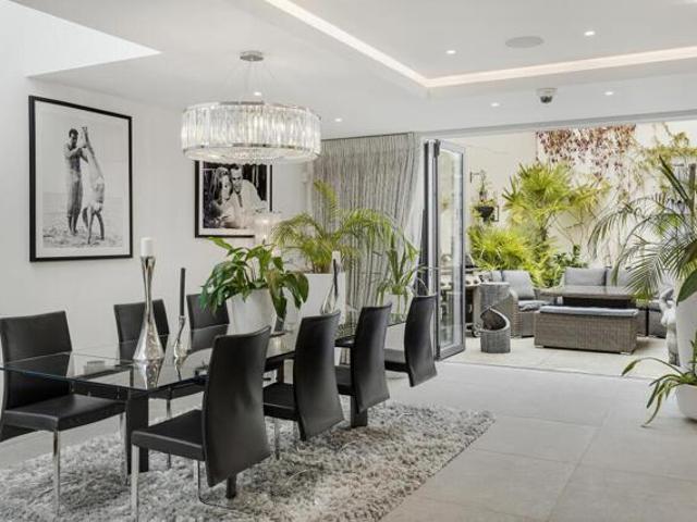 4 Bedroom House Londres Great London 100953552