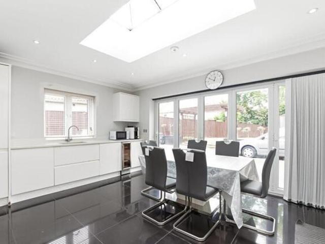 4 Bedroom House Londres Greater London 98864765