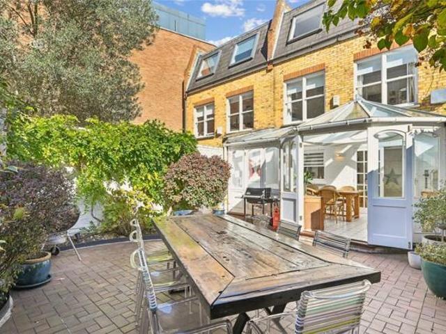 4 Bedroom House Londres Greater London 100426641