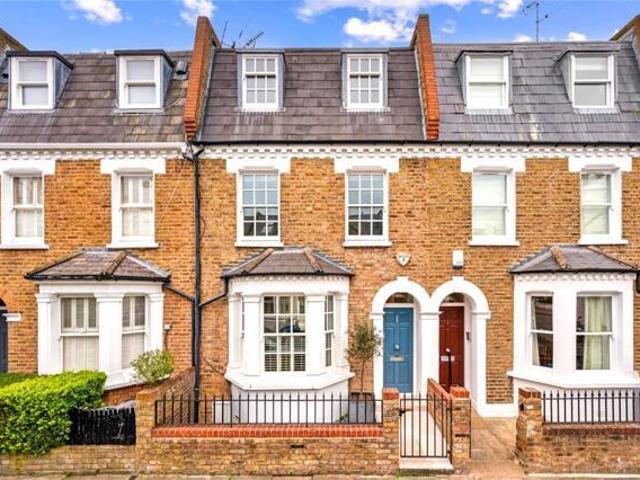 4 Bedroom House Londres Greater London 100023963
