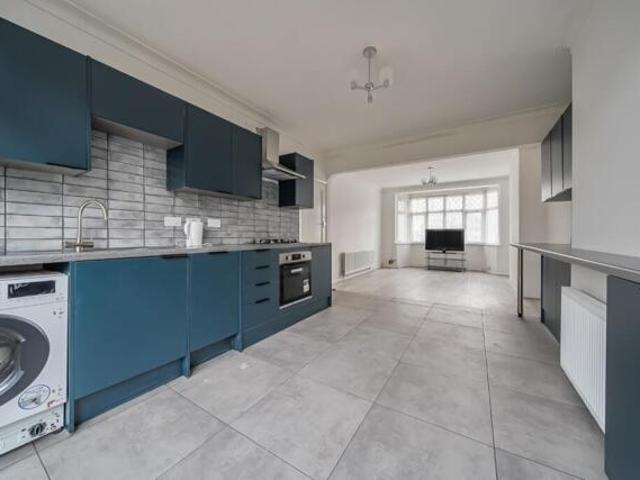 4 Bedroom House Londres Greater London LS100096952
