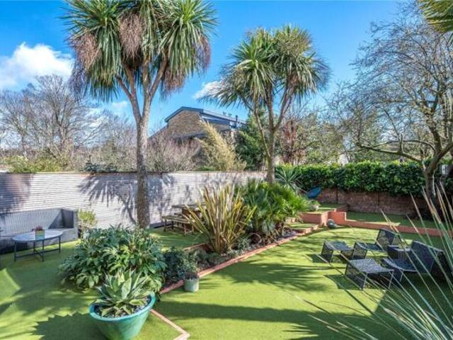 4 Bedroom House Londres Greater London LS100366509
