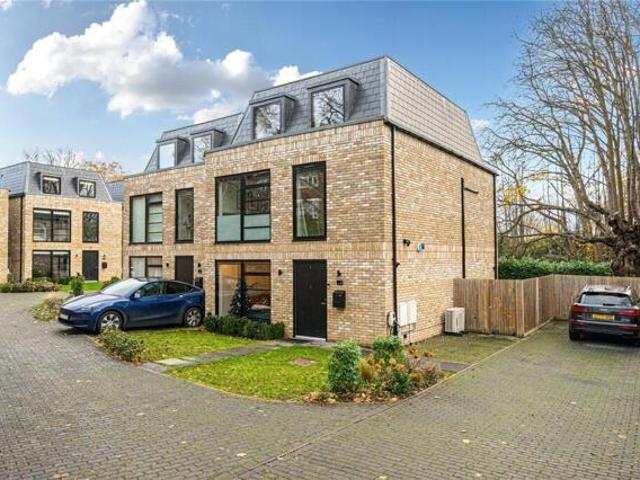 4 Bedroom House Londres Greater London LS98687537