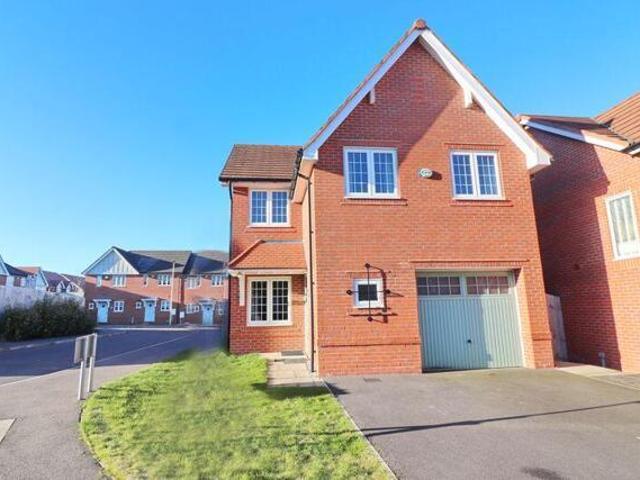 4 Bedroom House Lancs Lancashire 98262899