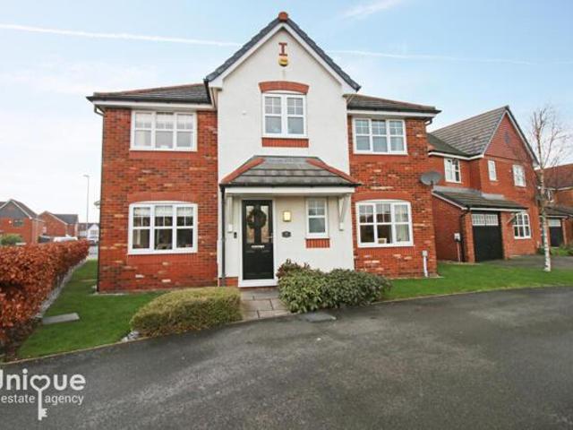 4 Bedroom House Lancs Lancashire 98834909