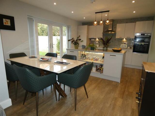 4 Bedroom House Lancs Lancashire 99952018