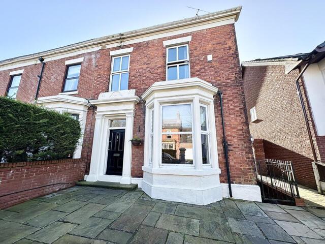 4 Bedroom House Lancs Lancashire 101025408