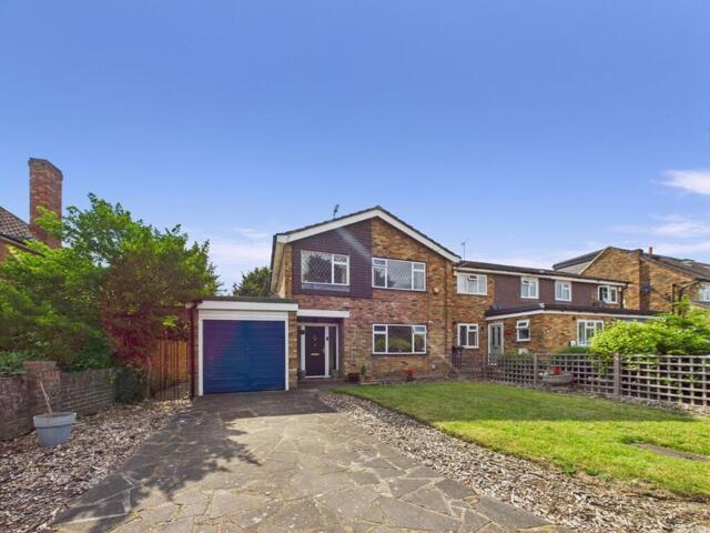 4 Bedroom House Langley Slough LS100917665