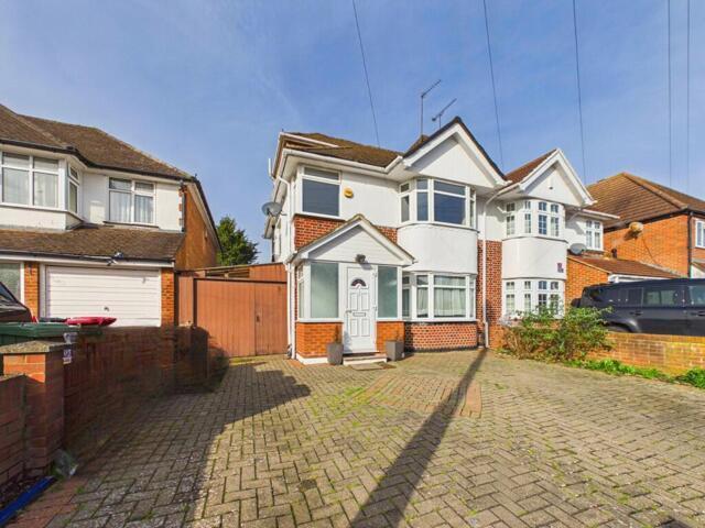 4 Bedroom House Langley Slough LS100342895