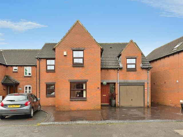 4 Bedroom House Leamington Spa Warwickshire LS99773948